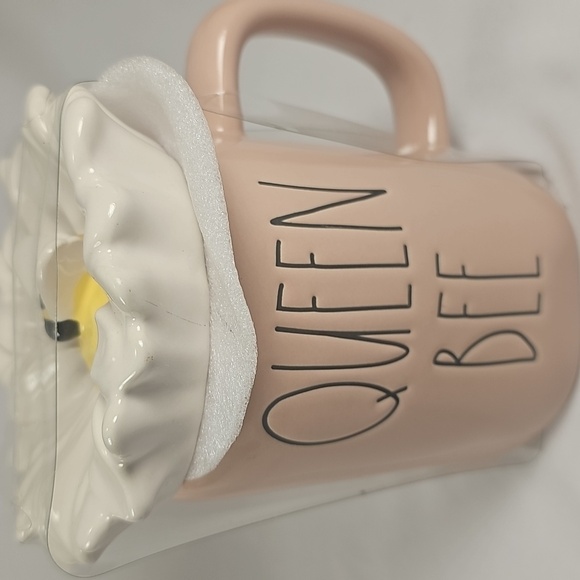 Rae Dunn | Kitchen | Rae Dunn Queen Bee Pink Ceramic Mug Wtopper | Poshmark